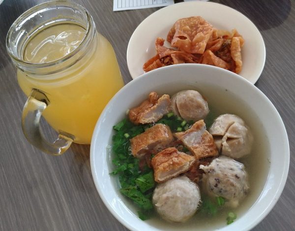 16 Tempat Makan Bakso Enak Di Surabaya (Halal dan SEDAP) – Saji.my