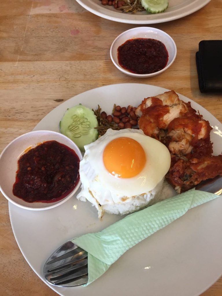 Qasreena Cafe, Menyajikan Mi Racun Pedas Tak Terkira! – Saji.my
