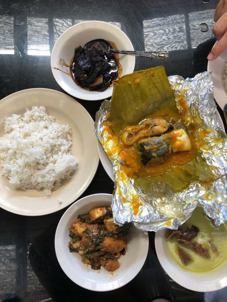 10 Restoran Yang Menyajikan Patin Tempoyak ENAK di Pahang – Saji.my