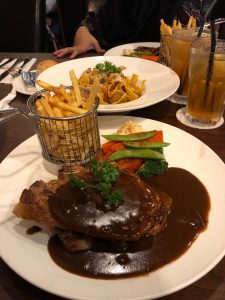 25 Tempat Makanan Western di KL yang Top – Saji.my