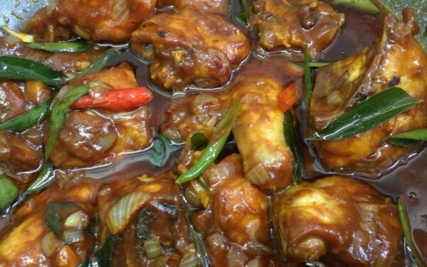 25 Resepi Ayam Berkuah Yang Lazat dan Simple – Saji.my